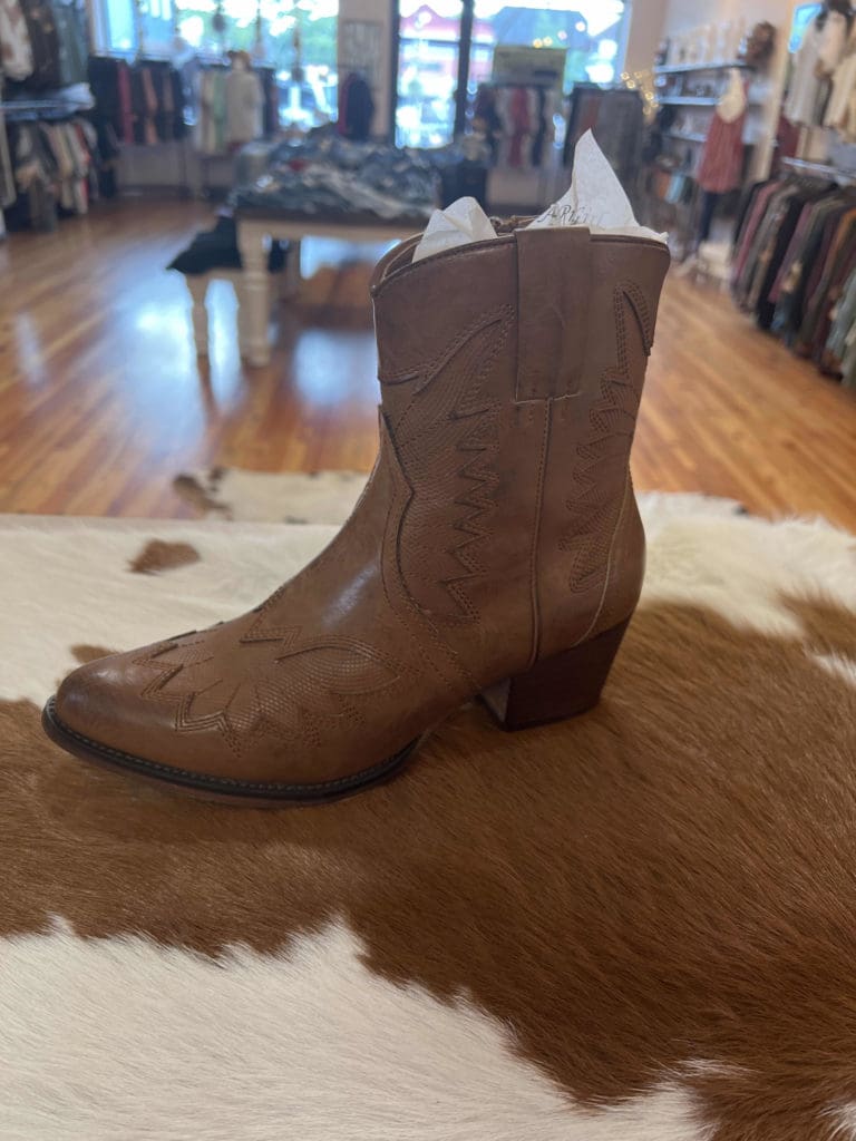 Rustic Rebel – An affordable way to western wear